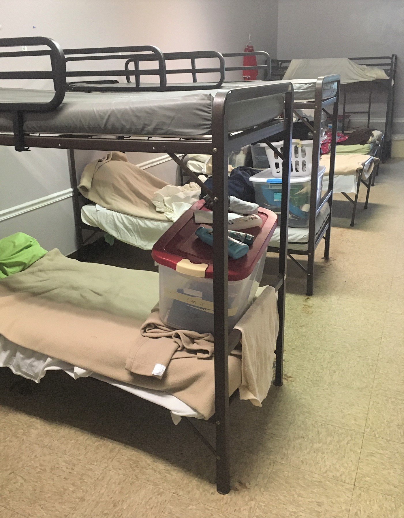 Adult Shelter – Project Hope for the Homeless